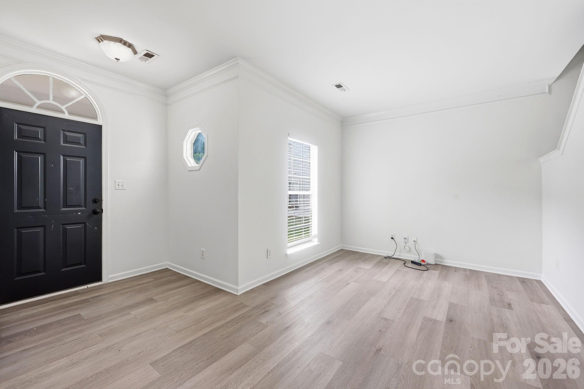 Home for sale at 5423 Starflower Drive, Charlotte, NC — photo 6 of 46