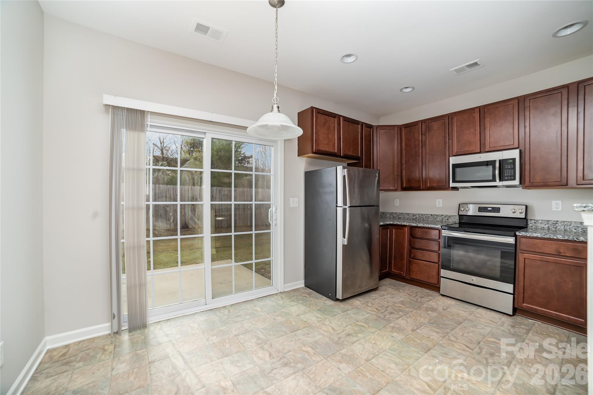 Photo 10 of 11033 Ardglass Court, Charlotte, NC