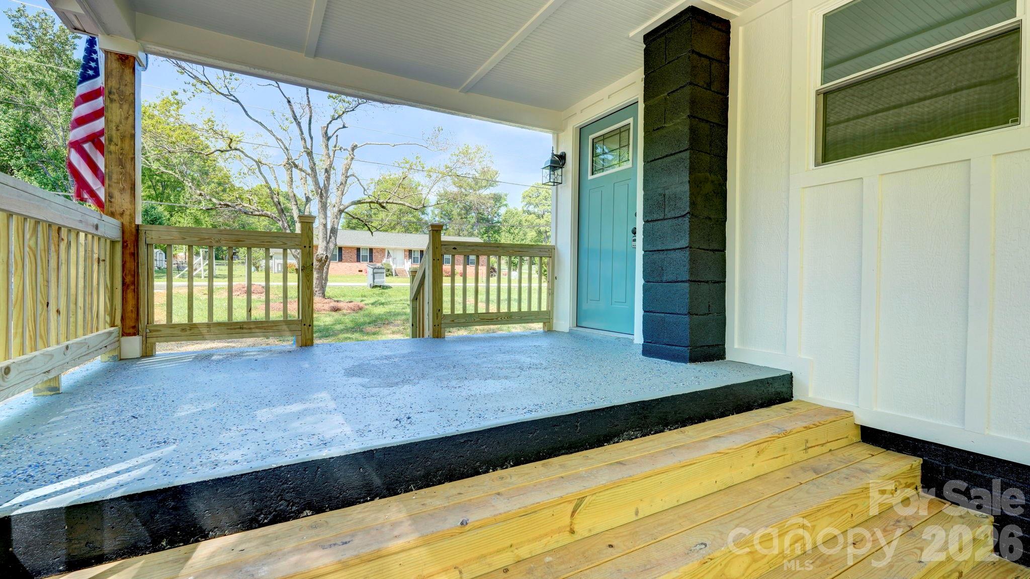 Photo 3 of 410 Patricia Avenue, Harrisburg, NC