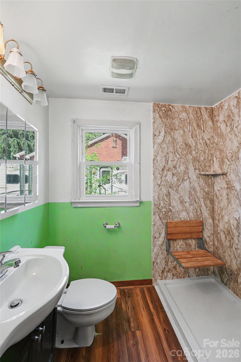 Photo 18 of 1212 Meadow Lane Lane, Charlotte, NC
