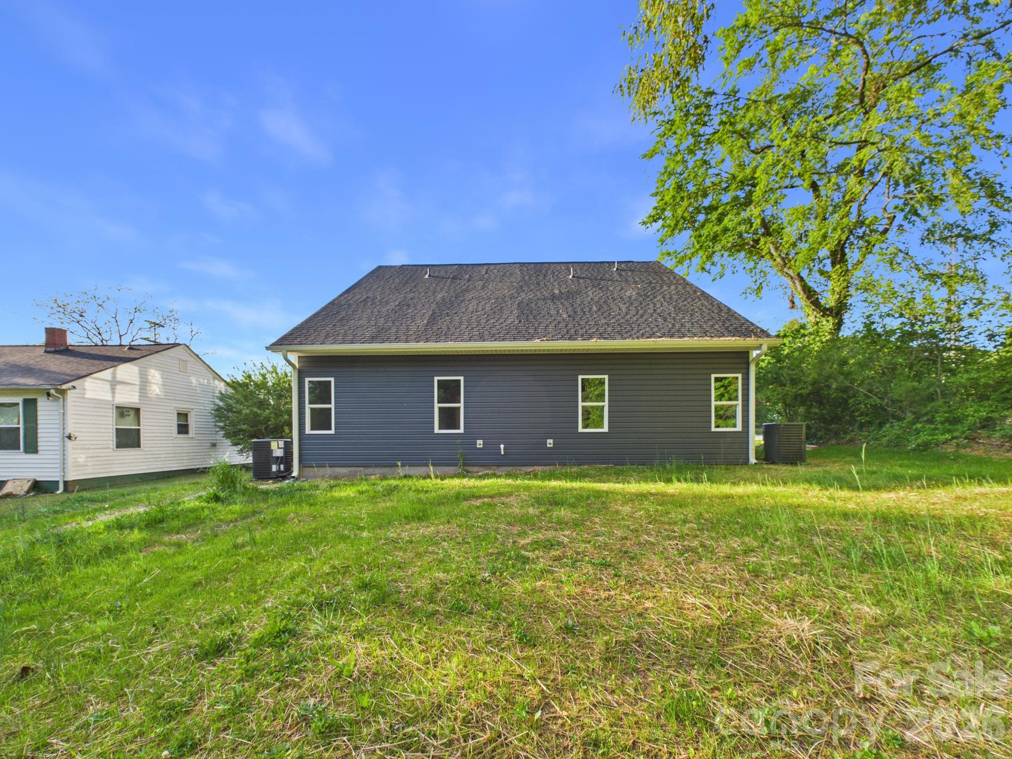 Photo 4 of 810 / 812 E Lincoln Street, Lincolnton, NC