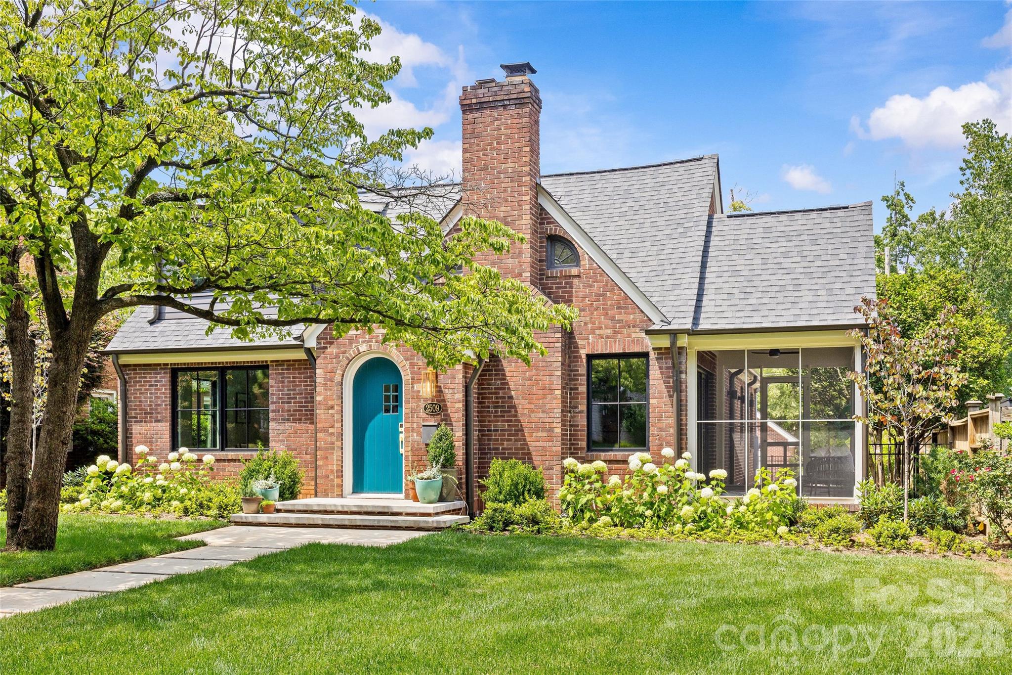 Home for sale at 2509 Belvedere Avenue, Charlotte, NC — photo 8 of 46