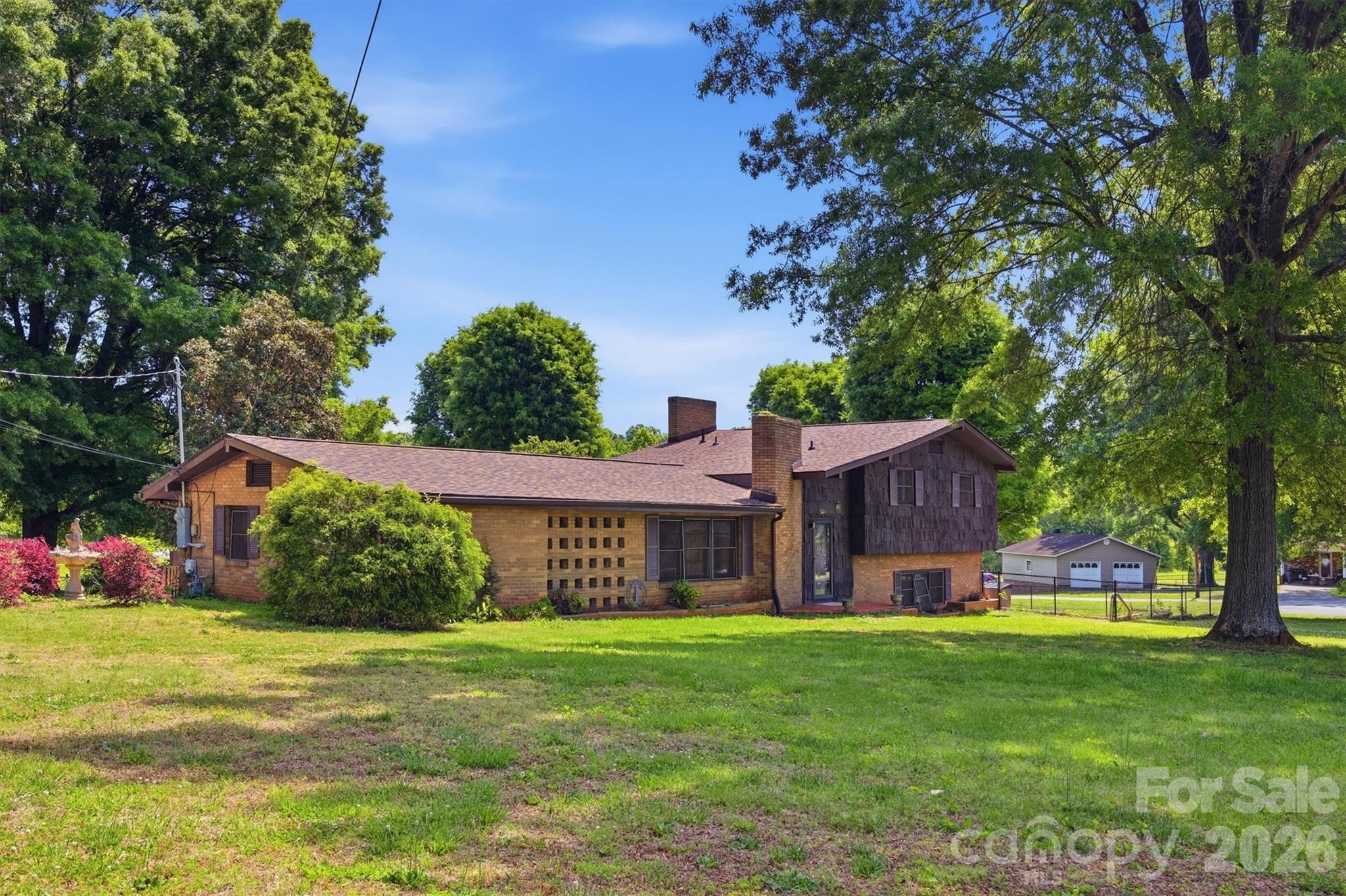 3634 Brookwood Drive, Maiden, NC - photo 5 of 35