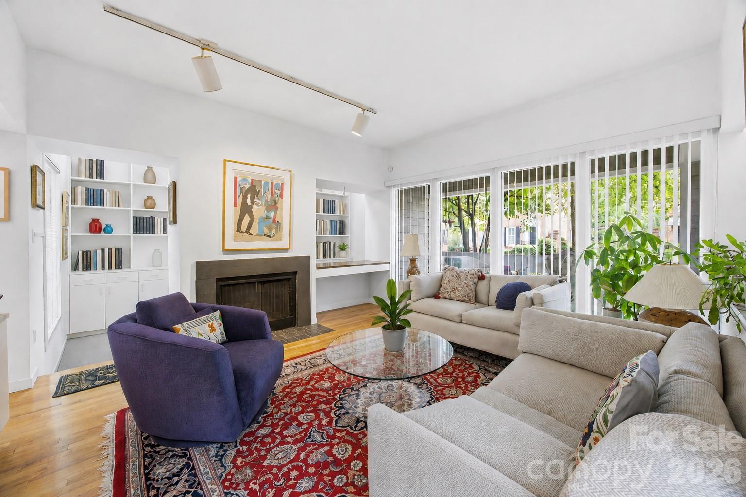 Photo 4 of 515 N Poplar Street, Charlotte, NC