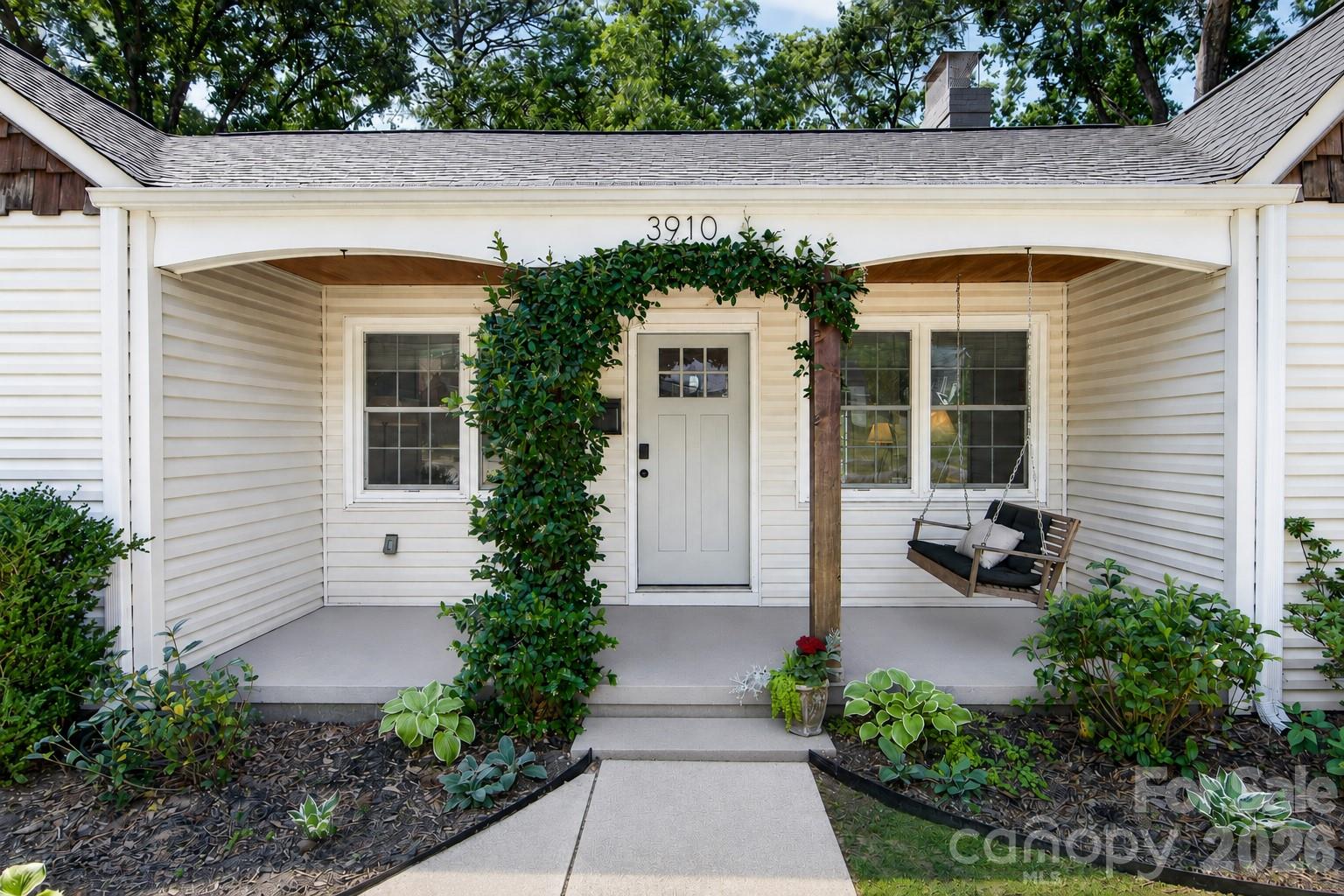 Photo 3 of 3910 Admiral Avenue, Charlotte, NC