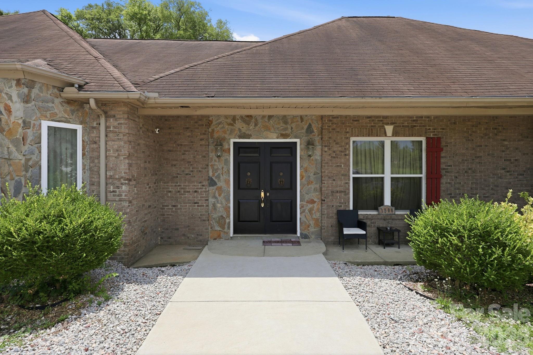 Photo 3 of 1803 Wilton Gate Drive, Charlotte, NC