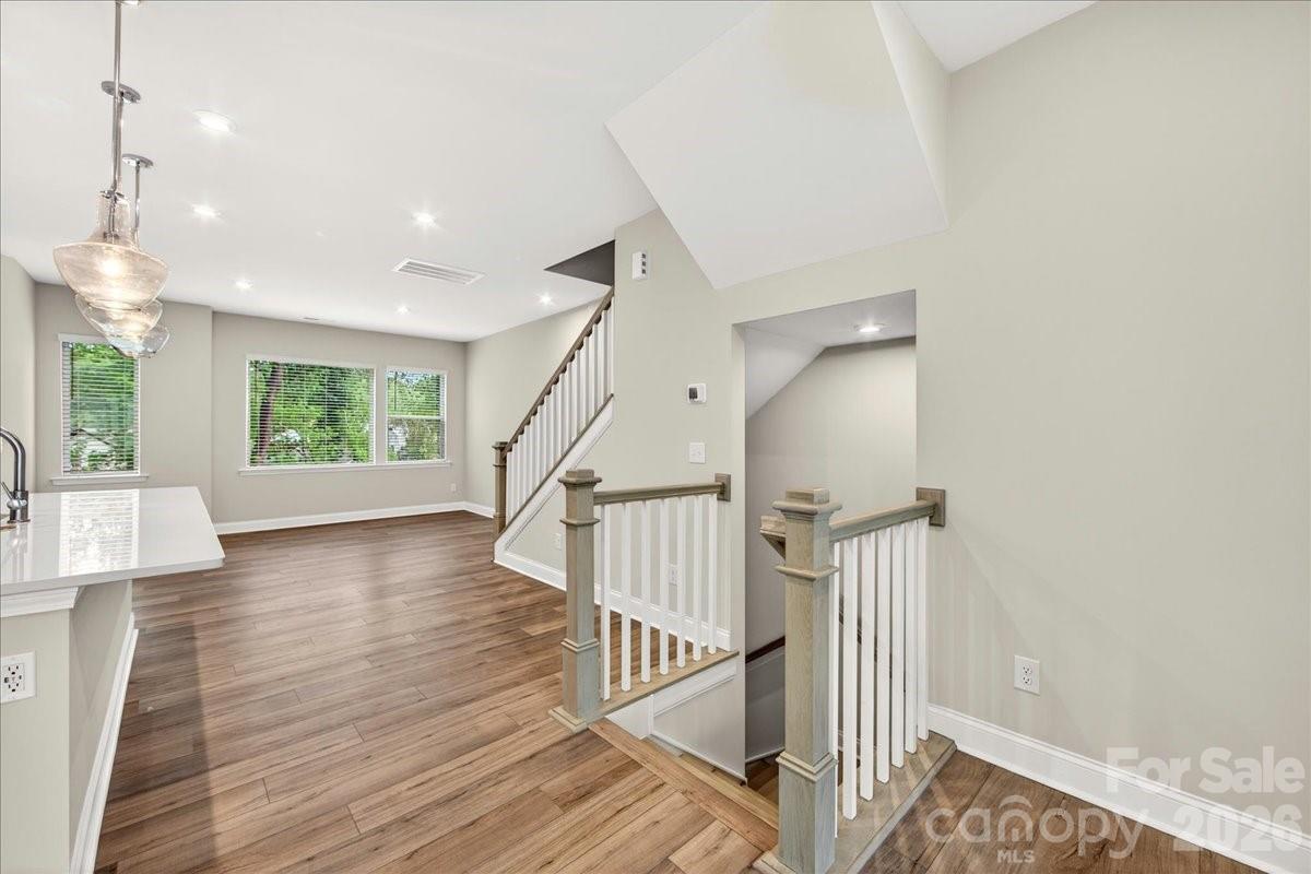 Photo 9 of 921 Archway Lane, Charlotte, NC
