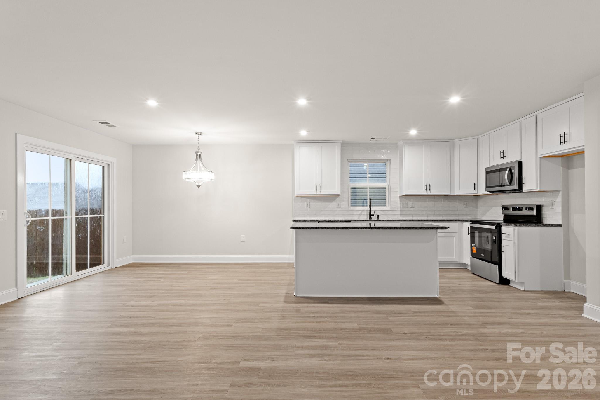4238 Mackinnon Drive, Charlotte, NC - photo 8 of 38