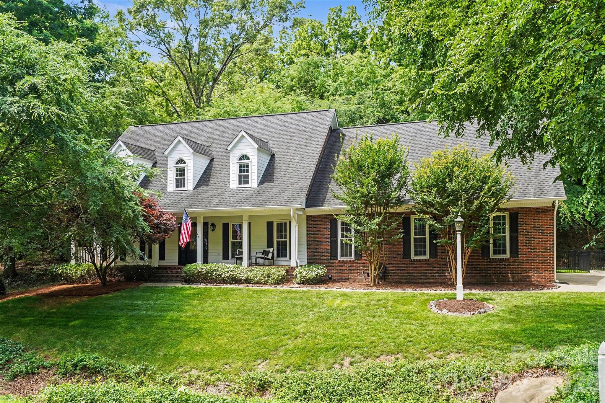 Photo 3 of 6128 Lake Providence Lane, Charlotte, NC