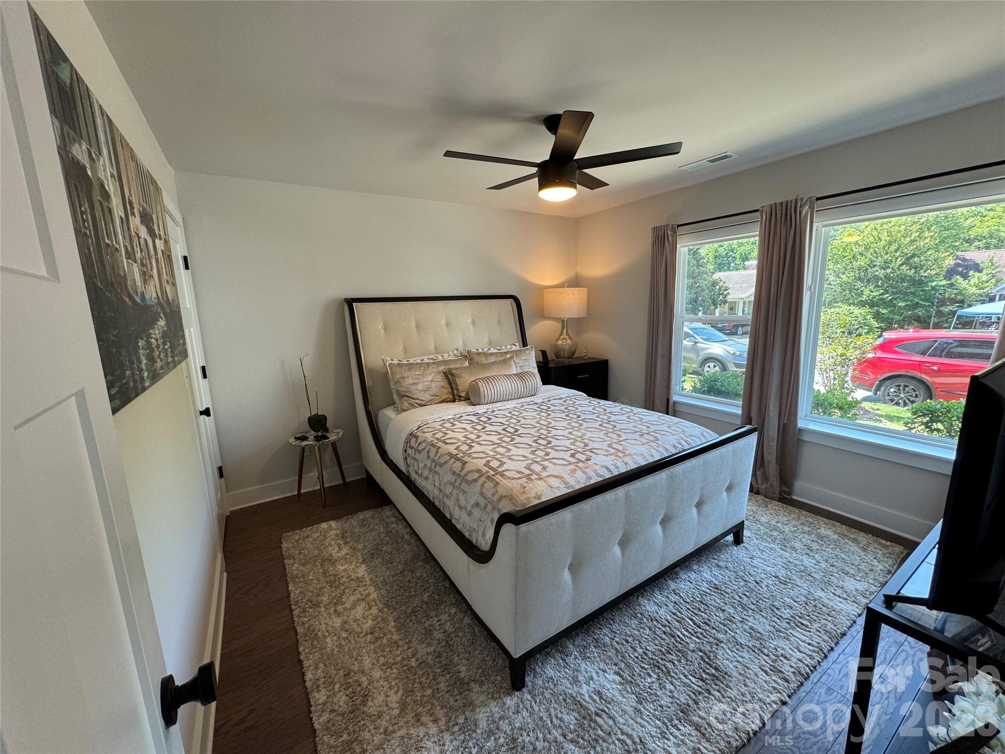 Photo 4 of 322 E Cama Street, Charlotte, NC