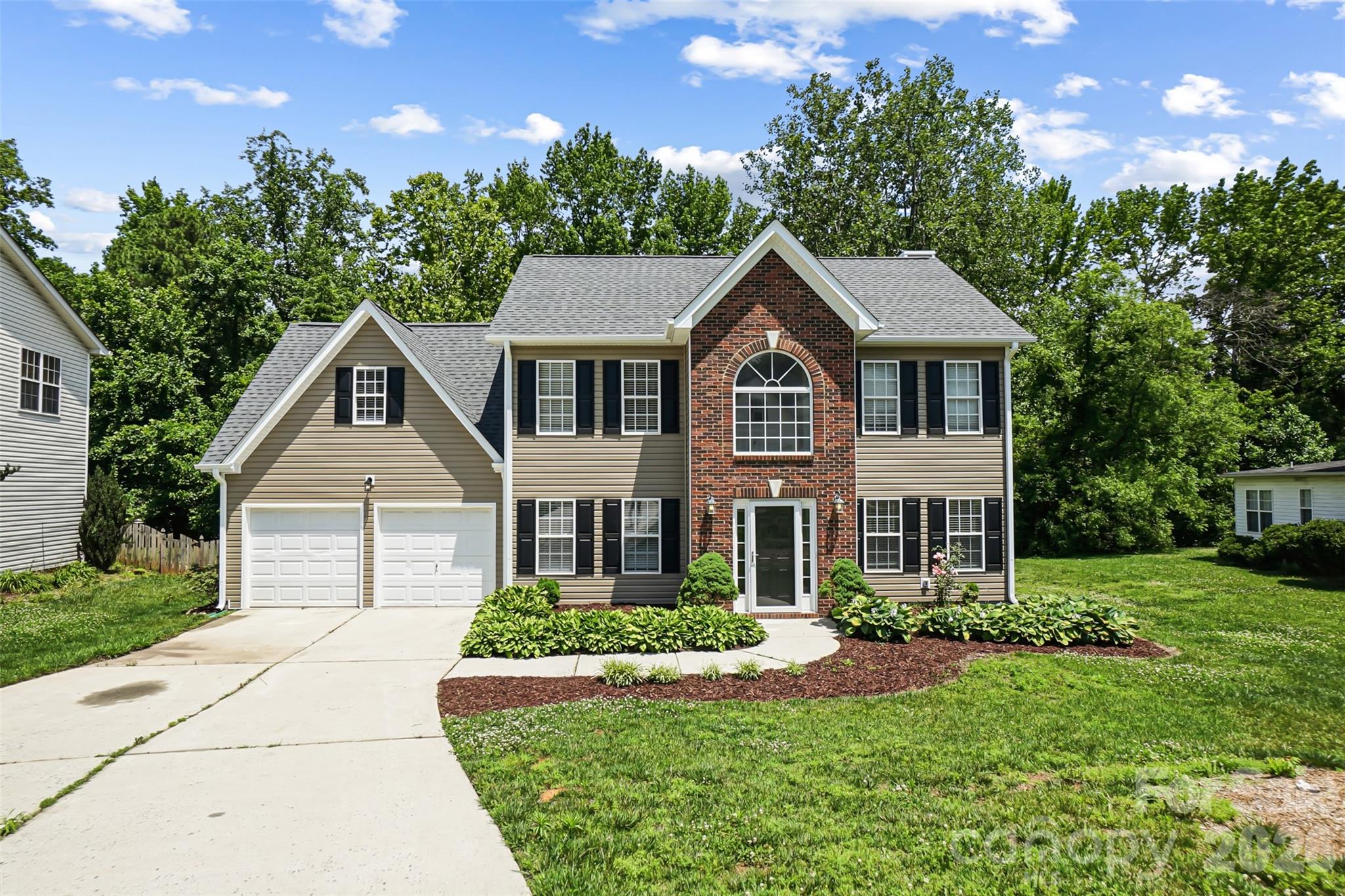 Home for sale at 5012 Eagle Creek Drive, Charlotte, NC — photo 1 of 37