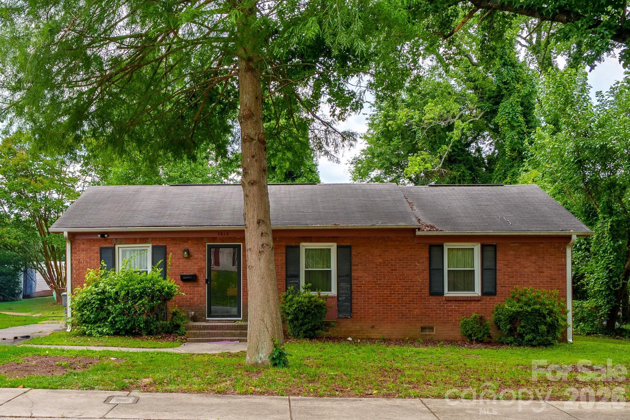 Home for sale at 1616 Mcallister Drive, Charlotte, NC — photo 1 of 27