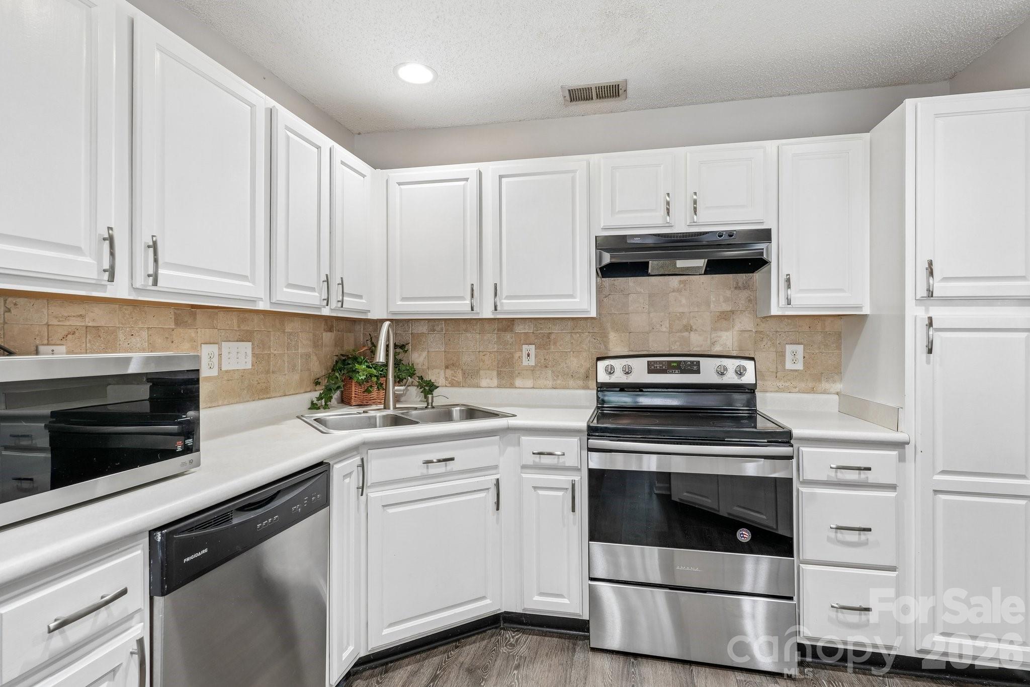 Photo 11 of 8406 Southgate Commons Drive, Charlotte, NC