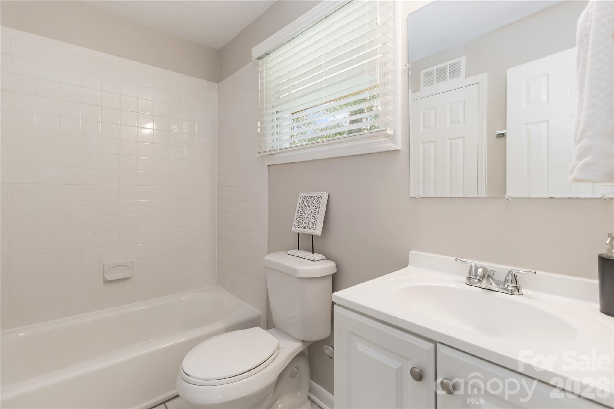 Photo 18 of 3526 Stonehaven Drive, Charlotte, NC