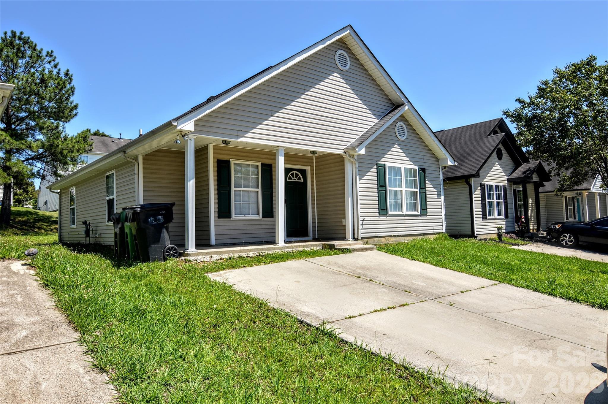 Photo 2 of 1131 Hannah Rae Court, Charlotte, NC