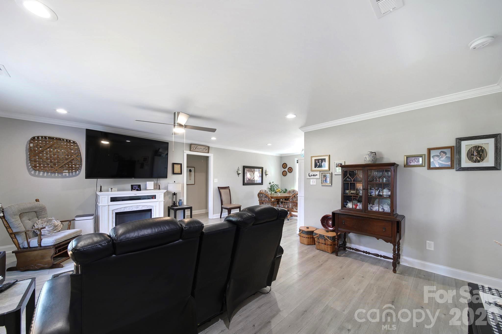 6724 Wylie Circle, Kershaw, SC - photo 7 of 29