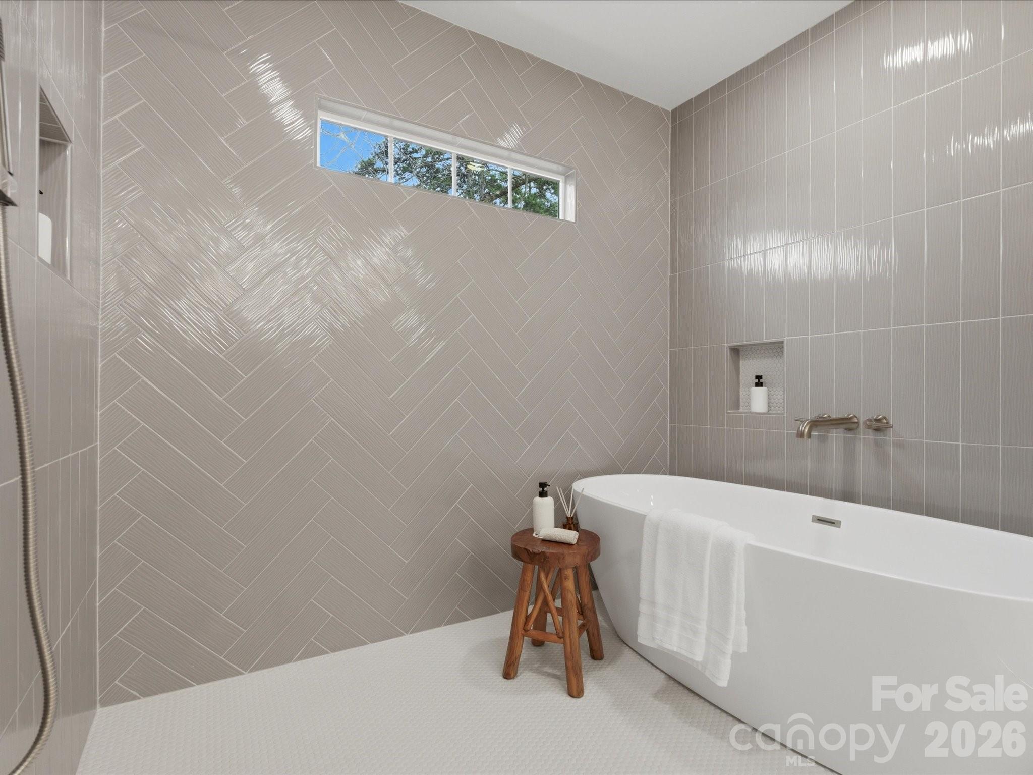431 W Peterson Drive, Charlotte, NC - photo 30 of 49