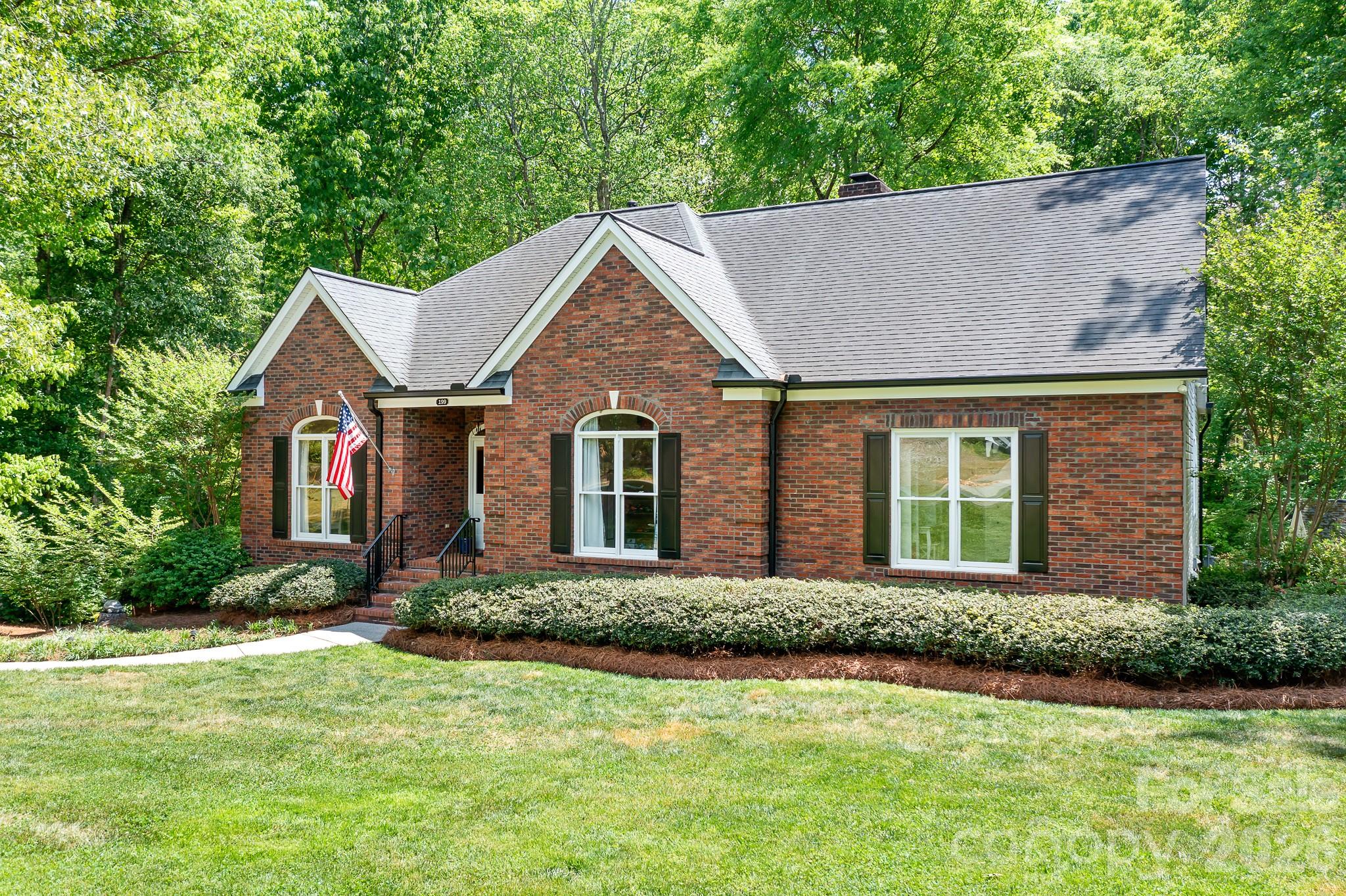 Photo 4 of 199 Buckingham Place Road, Mooresville, NC