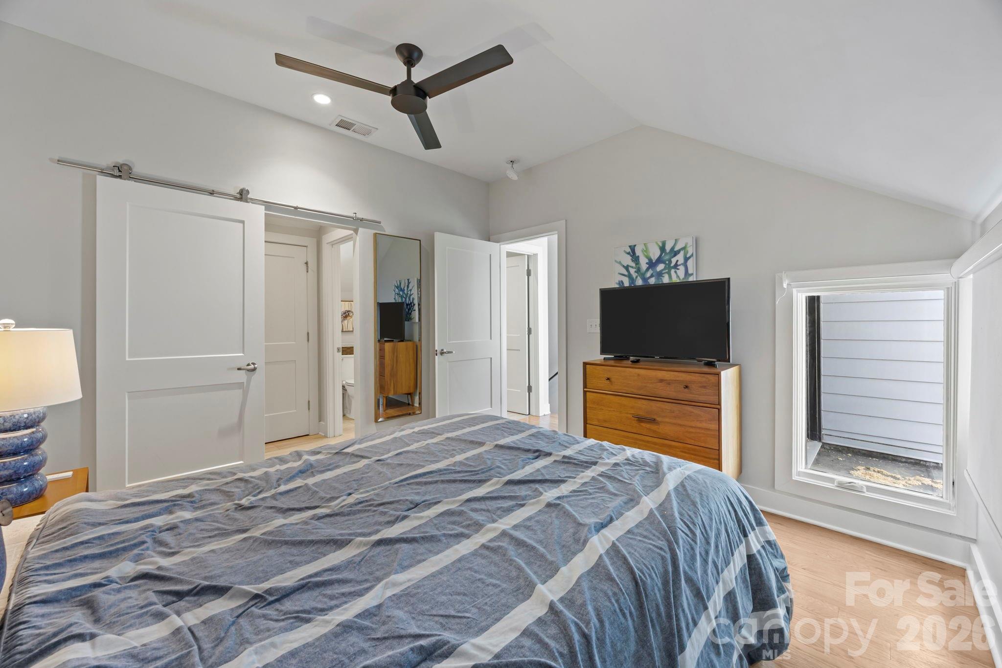 1062 Kenilworth Avenue, Charlotte, NC - photo 21 of 29