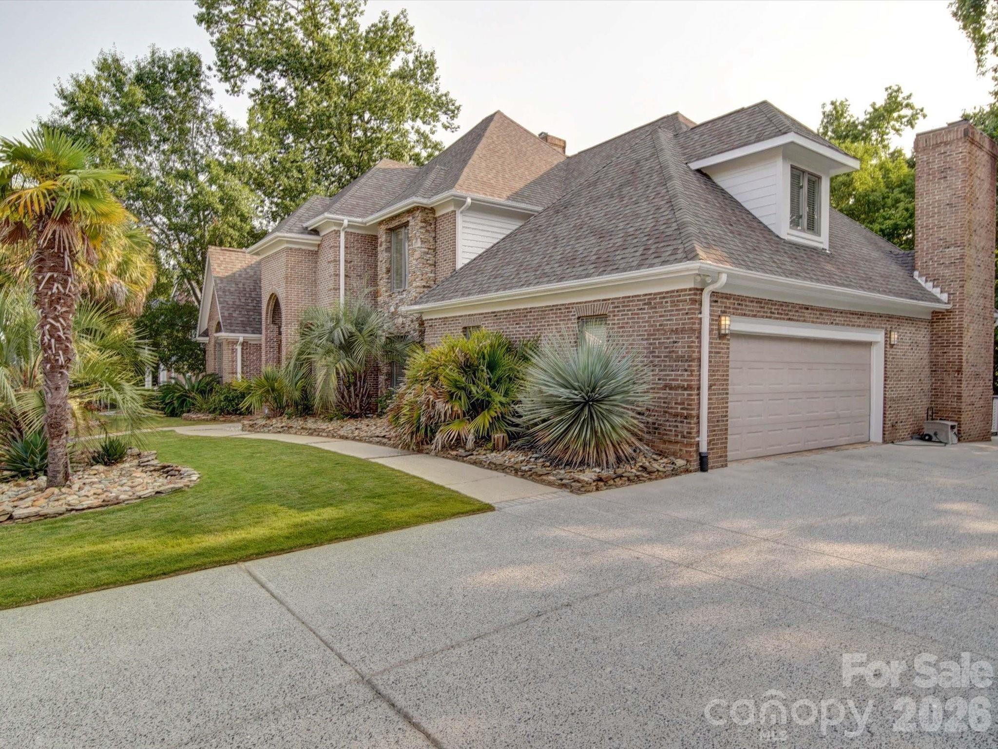 Photo 2 of 15708 Eagleview Drive, Charlotte, NC