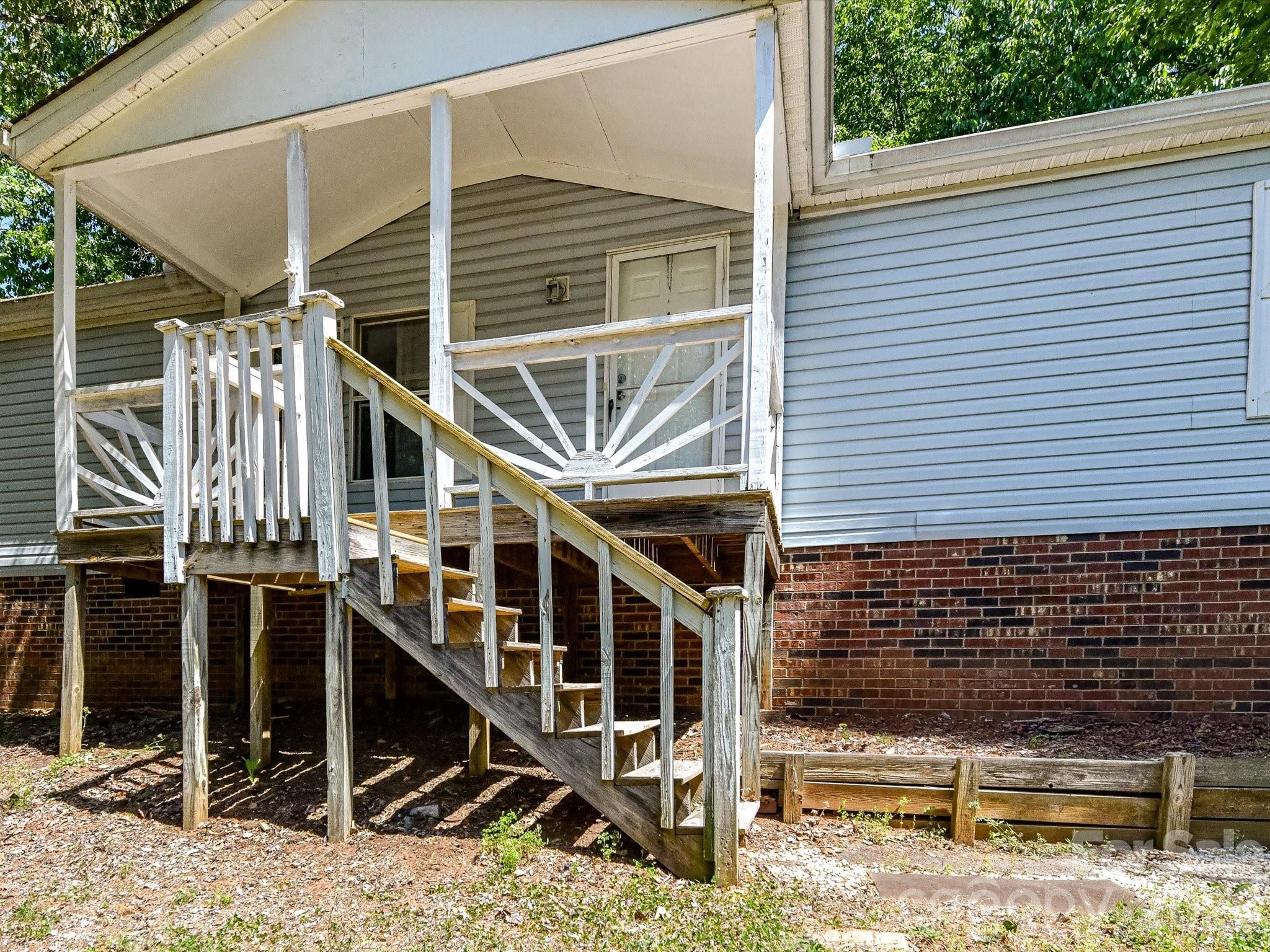 3690 Vickery Drive, Maiden, NC - photo 4 of 36