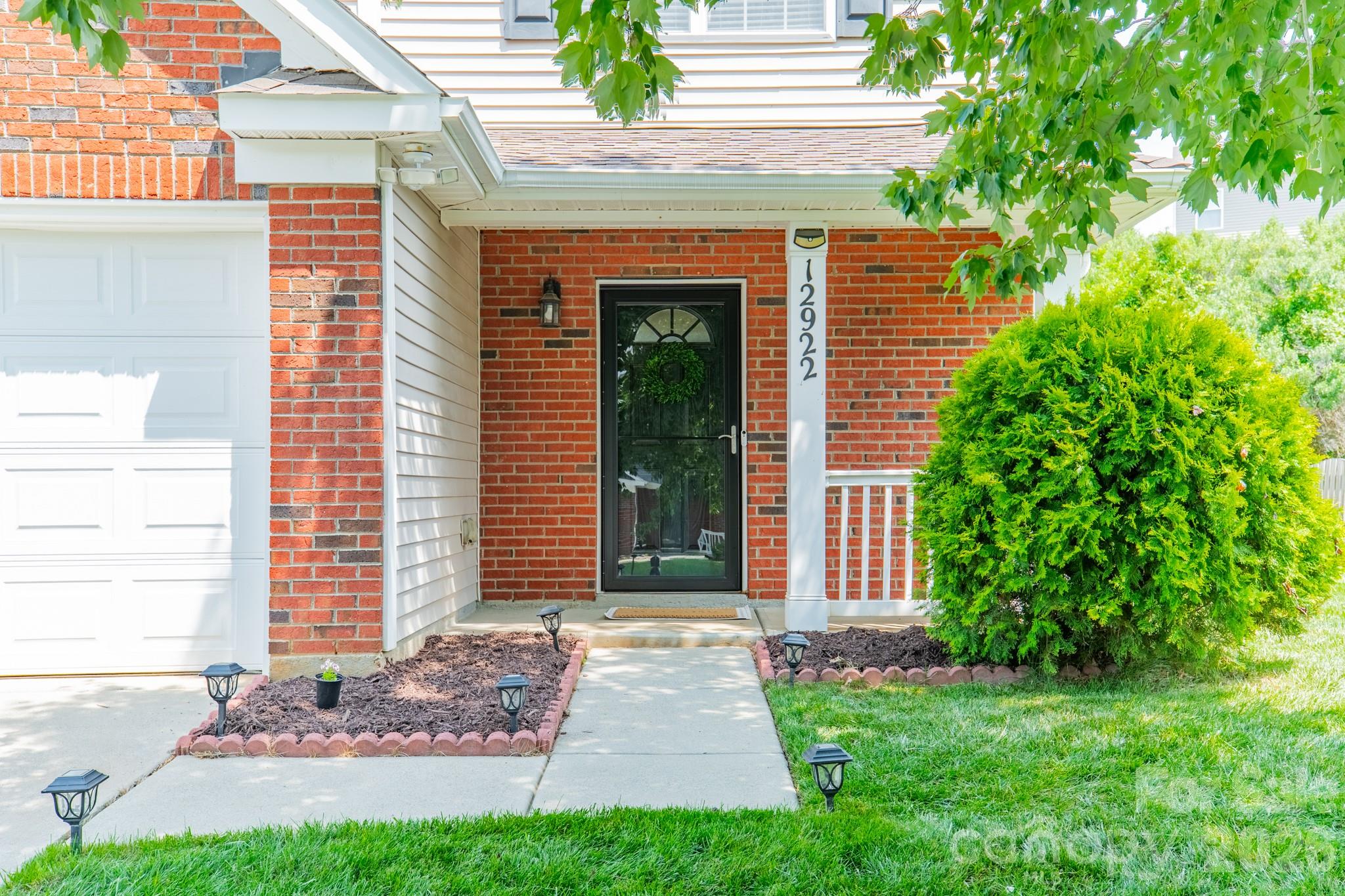 12922 Rothe House Road, Charlotte, NC - photo 2 of 48