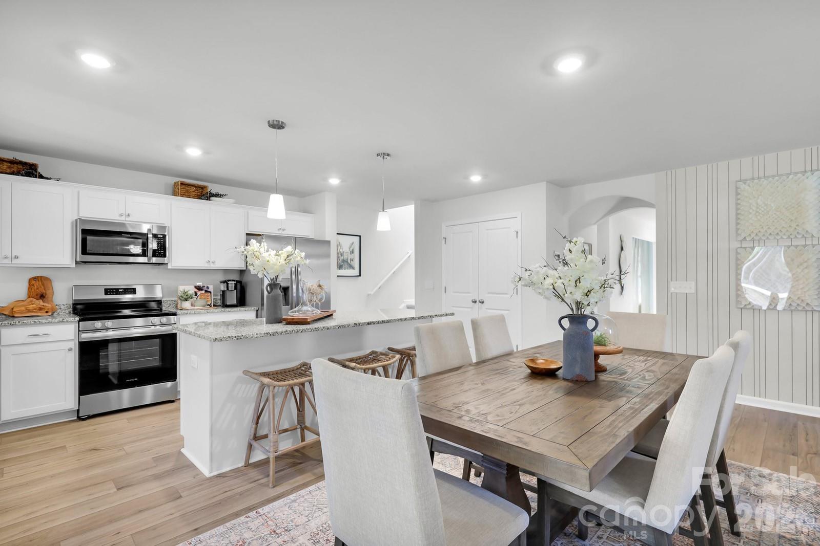 Photo 5 of 4017 Juno Drive, Charlotte, NC