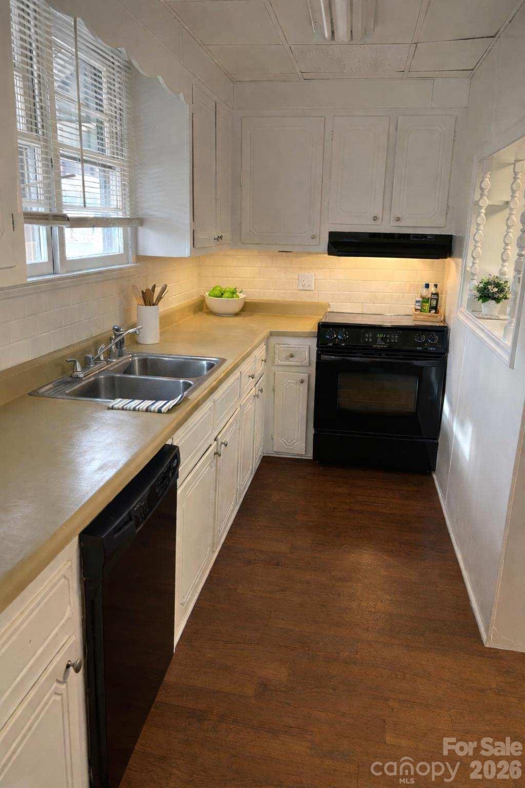 Photo 3 of 1025 Gaston Avenue, Gastonia, NC