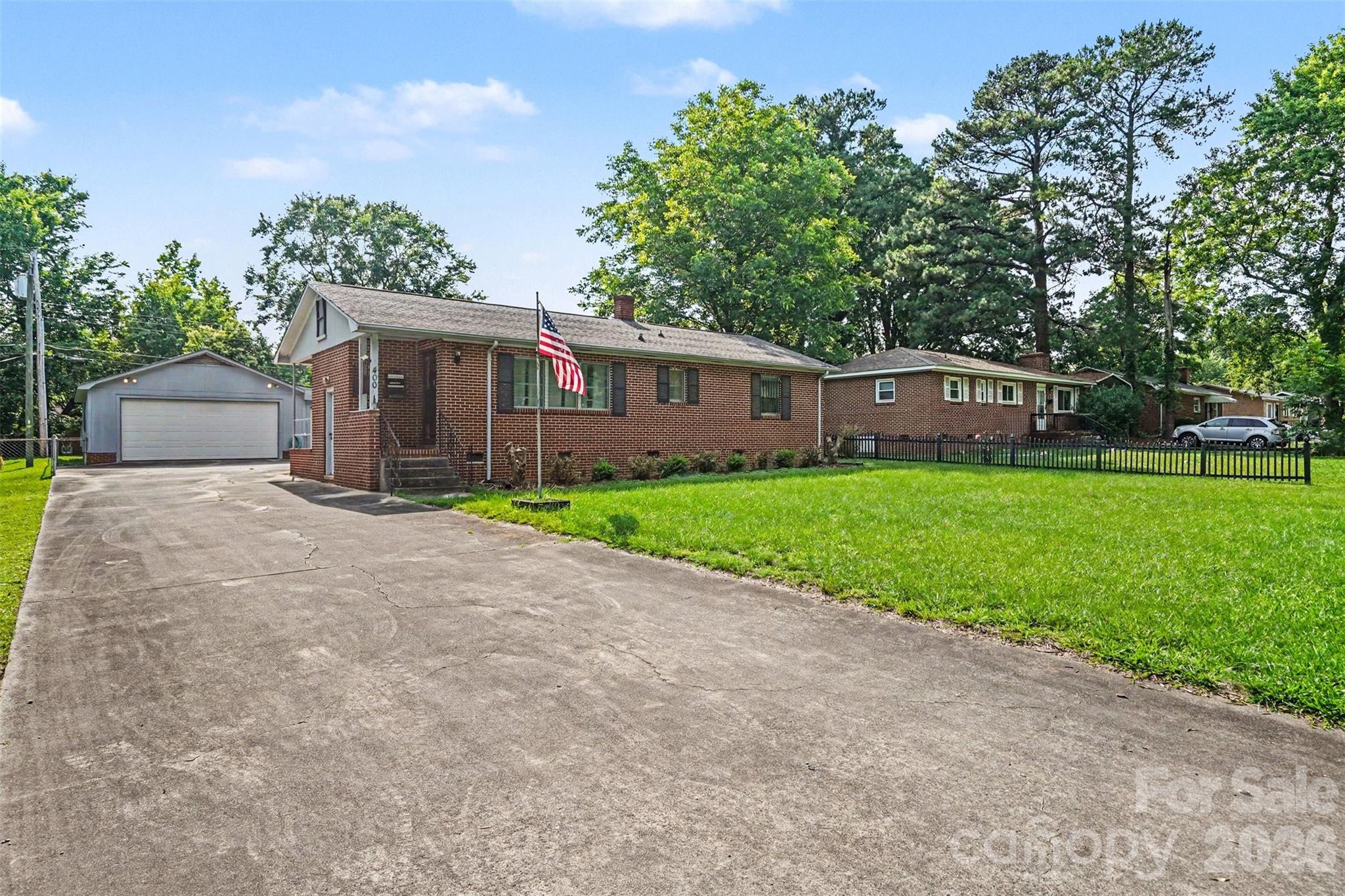 Photo 12 of 400 Briarwood Drive, Charlotte, NC