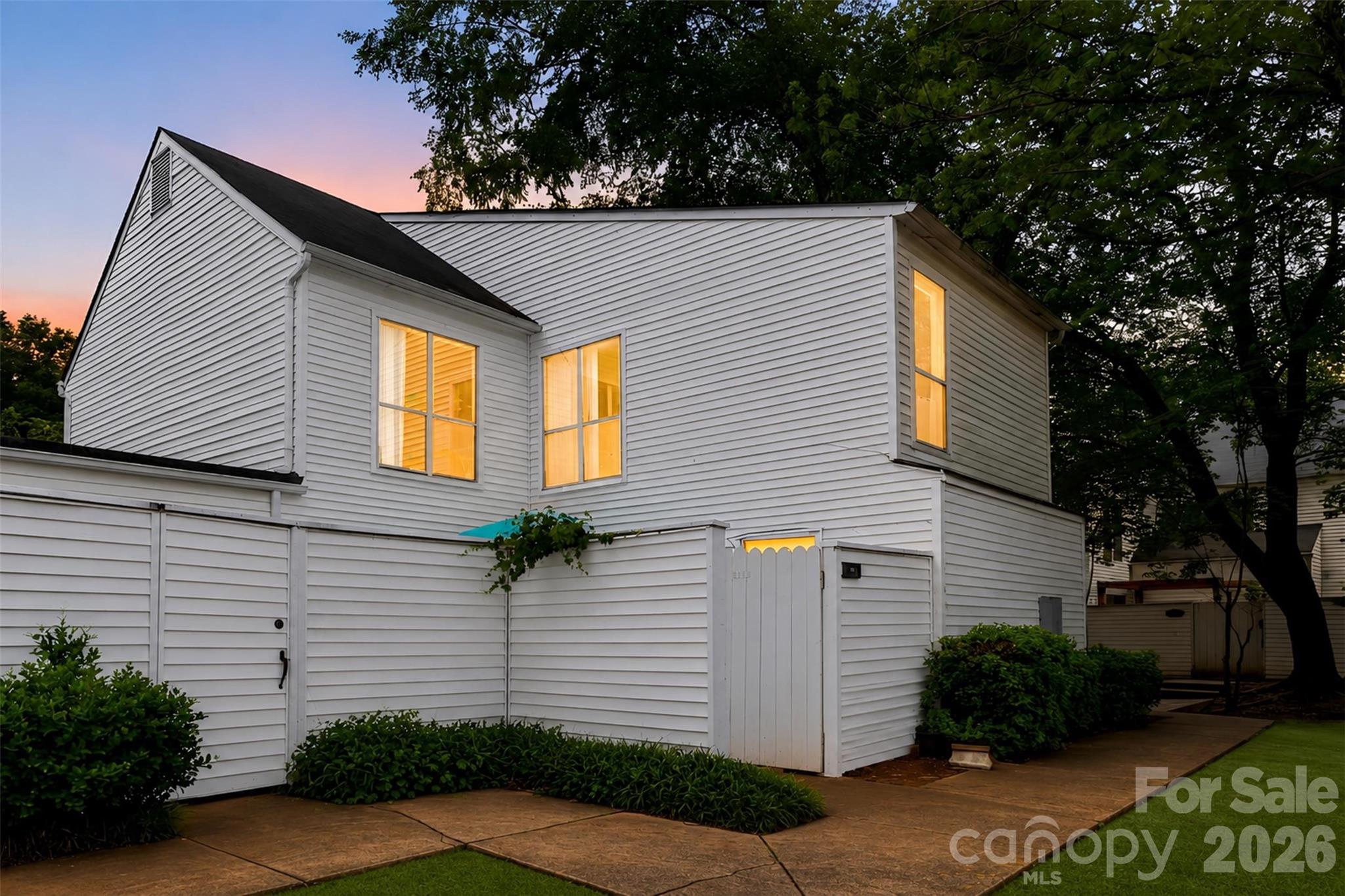 Photo 2 of 7130 Stonington Lane, Charlotte, NC