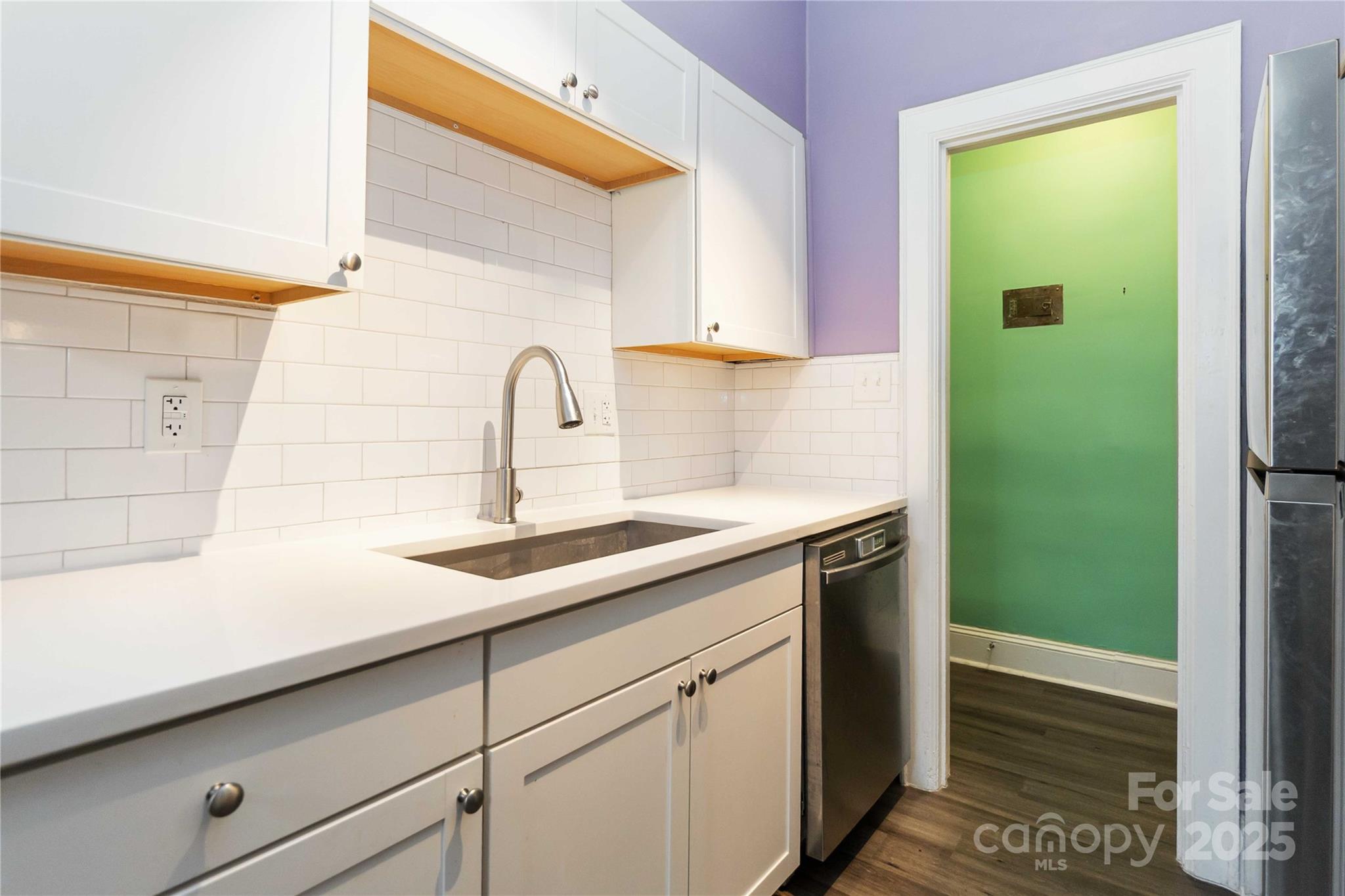 Photo 14 of 811 E Morehead Street6, Charlotte, NC