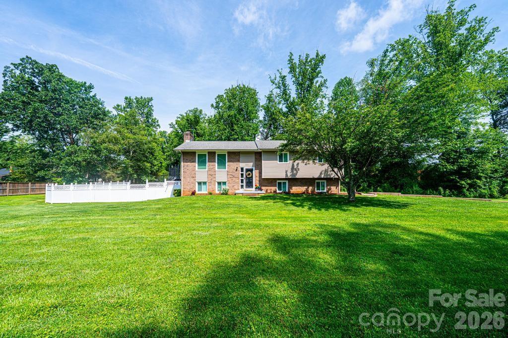2651 31st Street Court NE, Hickory, NC