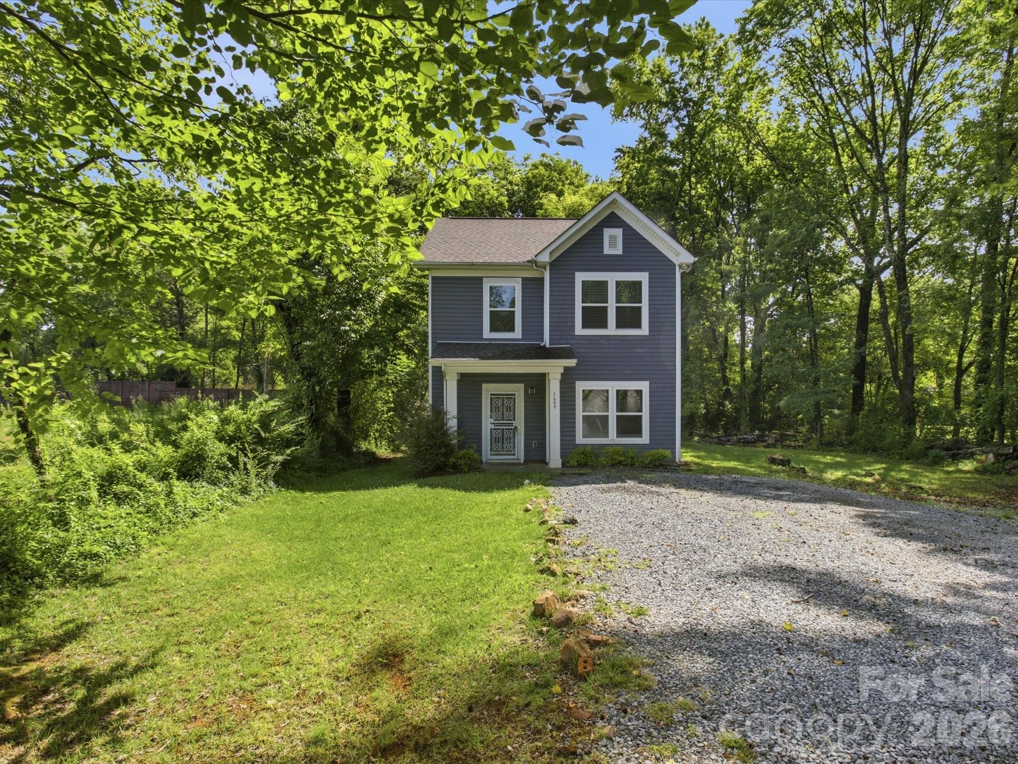 Home for sale at 1609 Ronald Street, Charlotte, NC — photo 2 of 25