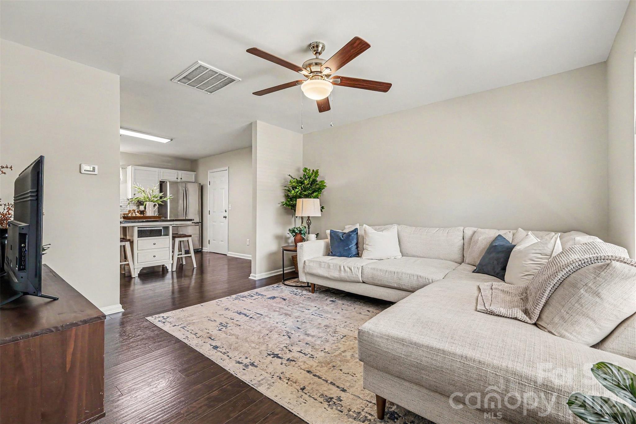 2540 Elmin Street, Charlotte, NC - photo 4 of 21