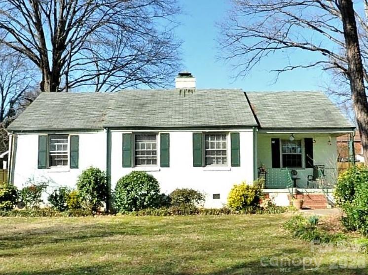 Home for sale at 822 Sedgefield Road, Charlotte, NC — photo 1 of 2