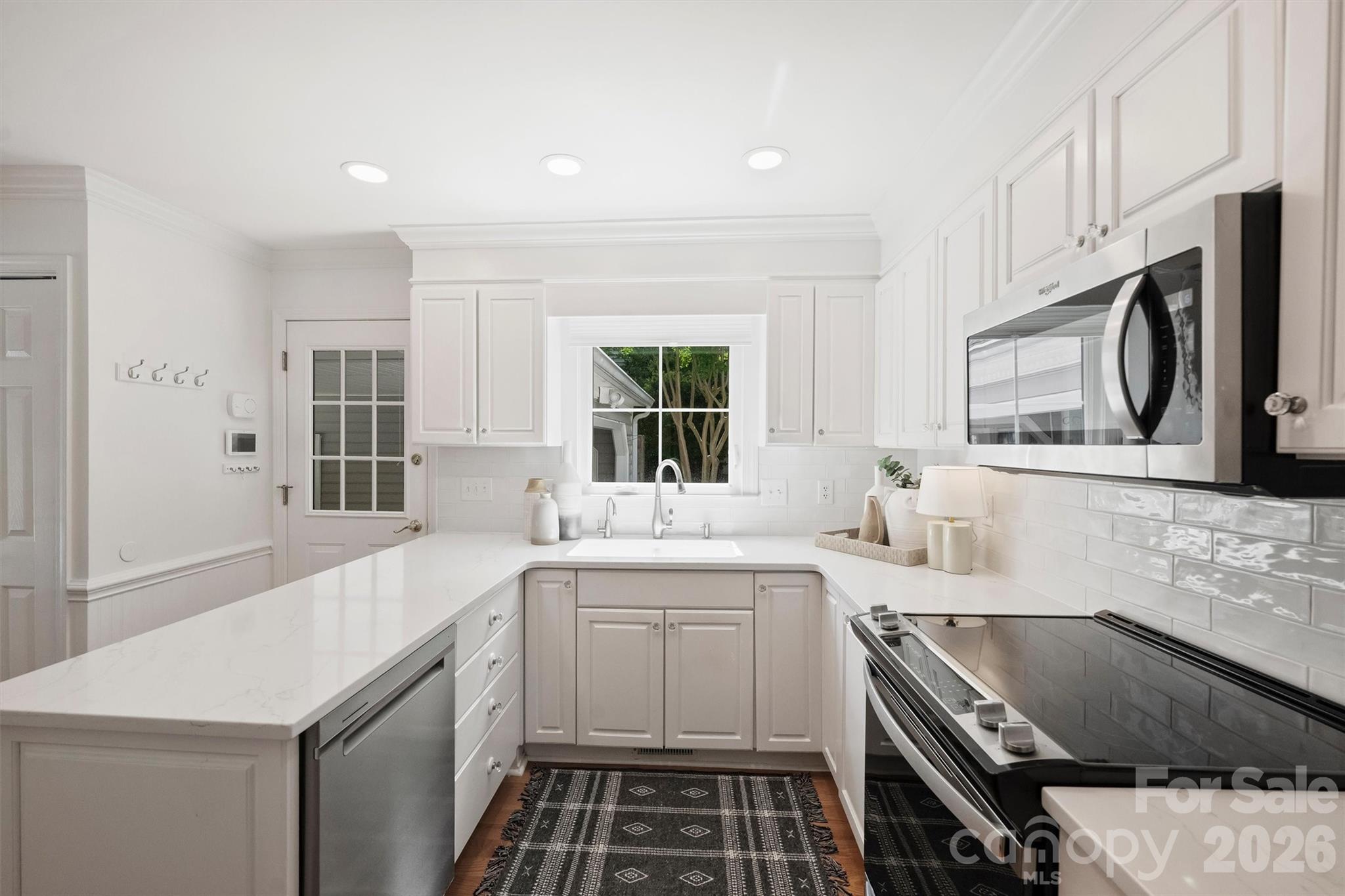 Photo 17 of 4013 Bridgewood Lane, Charlotte, NC