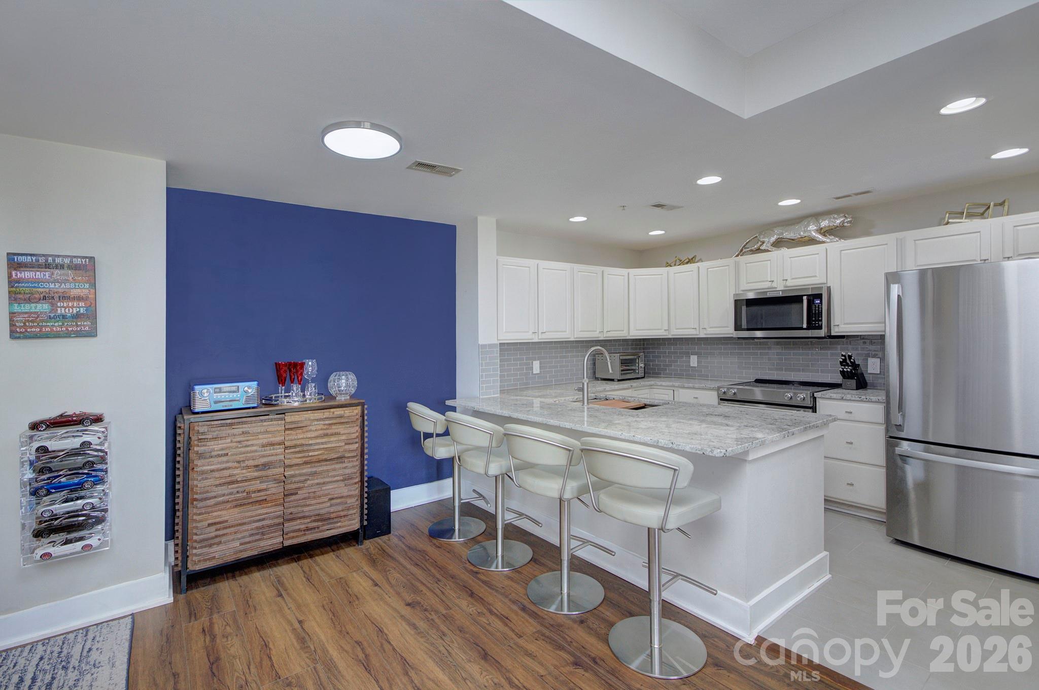 Photo 9 of 718 W Trade Street604, Charlotte, NC