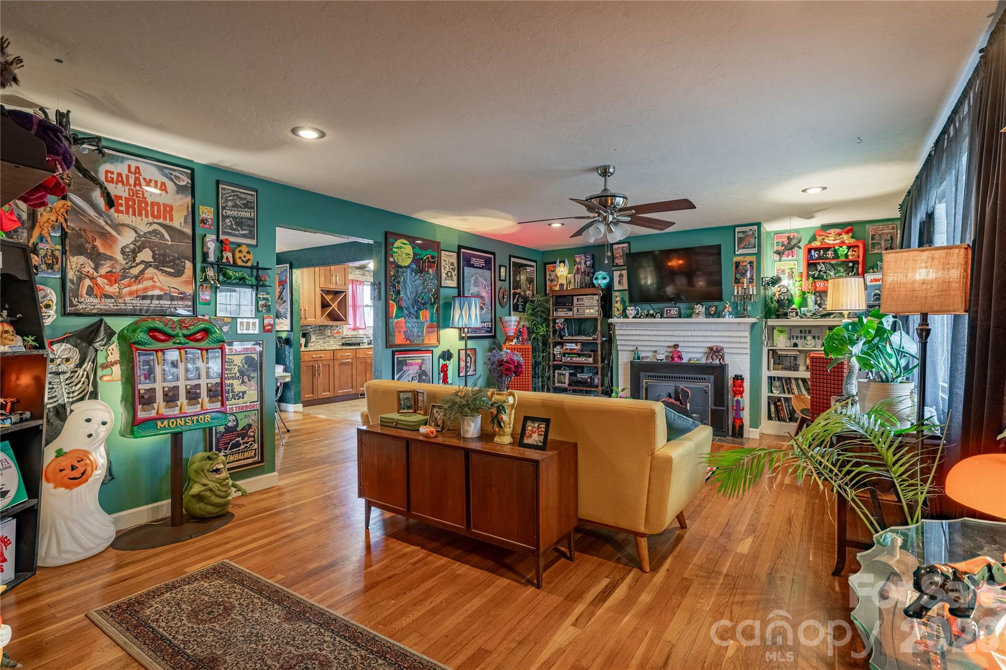 200 Falls Street, Morganton, NC - photo 3 of 34