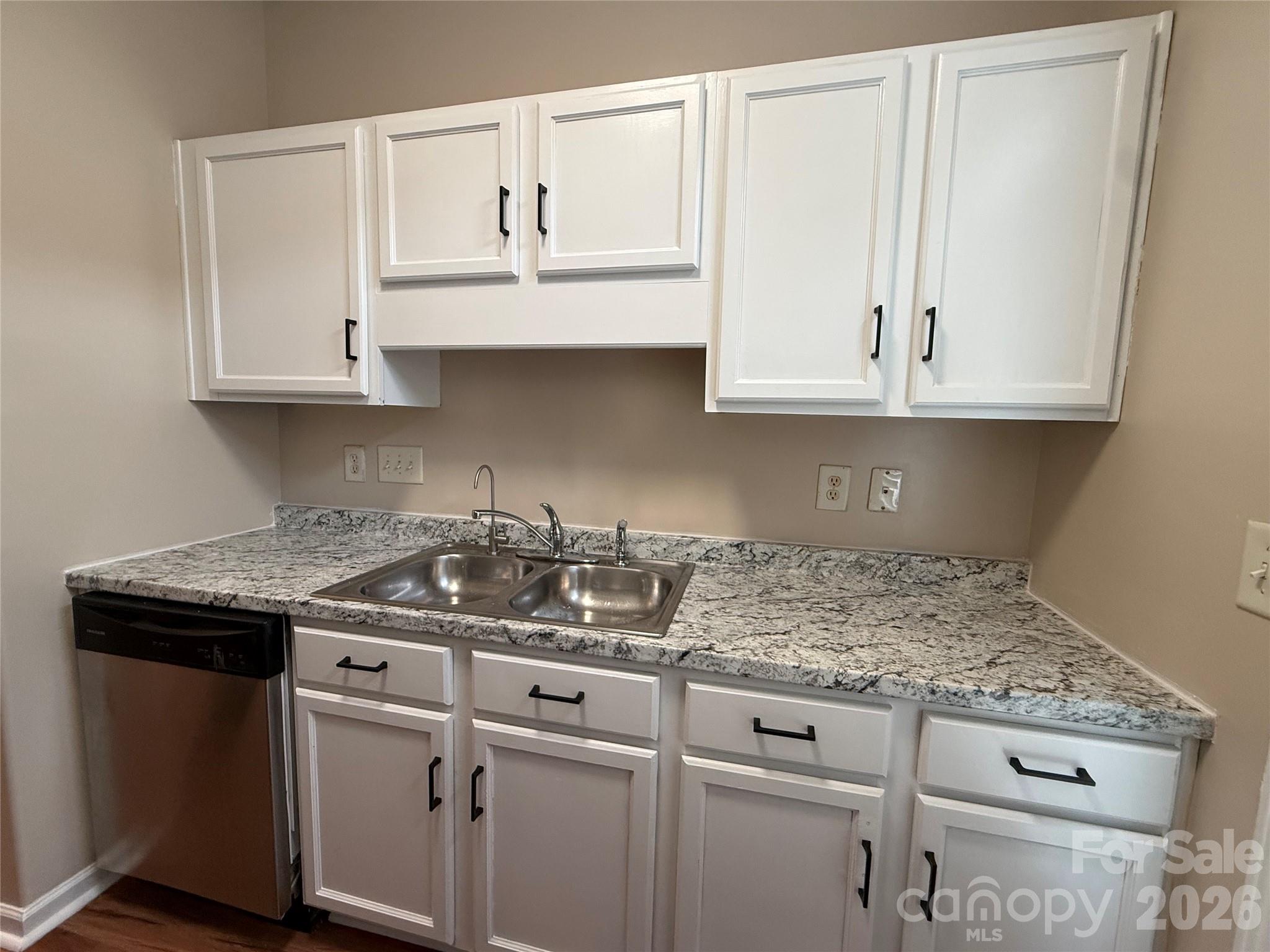 Photo 9 of 8134 Kings Creek Drive, Charlotte, NC