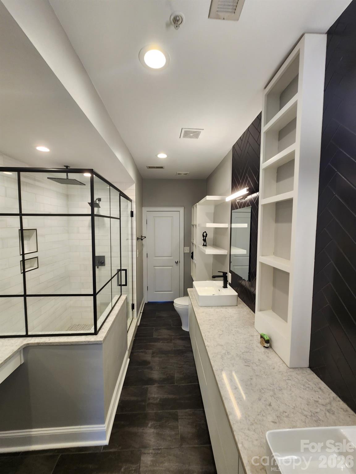 Photo 8 of 638 E 10th Street, Charlotte, NC