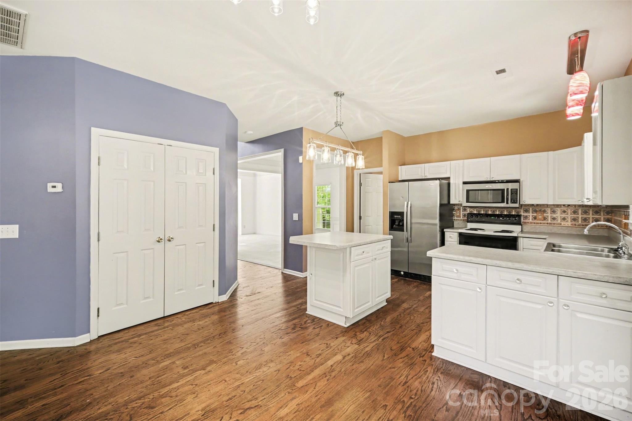 Photo 9 of 11647 Northwoods Forest Drive, Charlotte, NC