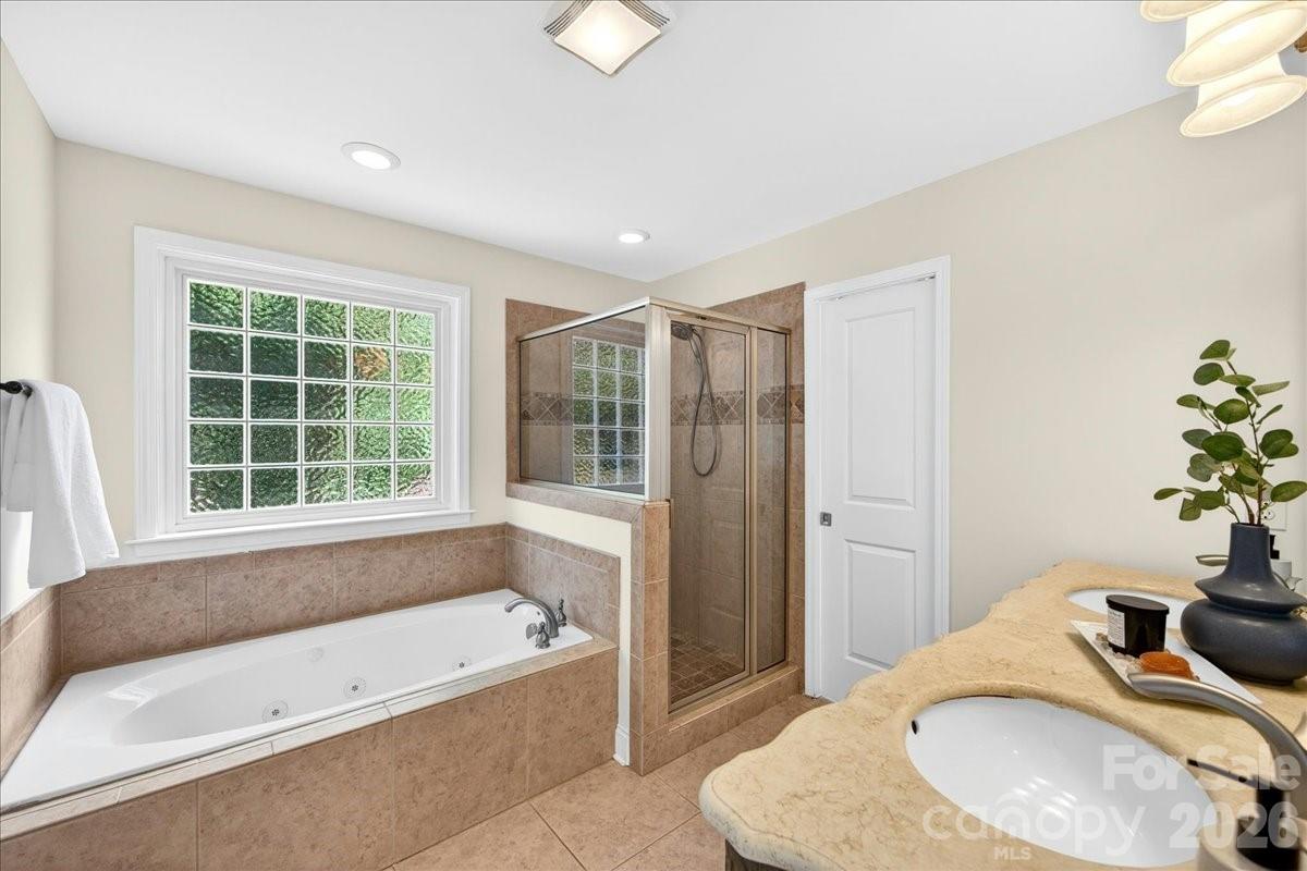 Photo 34 of 1333 Woodland Drive, Charlotte, NC