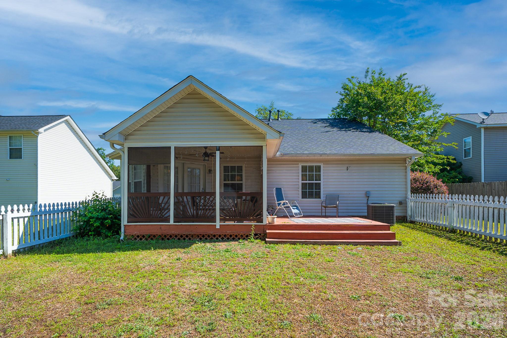 Photo 30 of 1110 Newfound Hollow Drive, Charlotte, NC