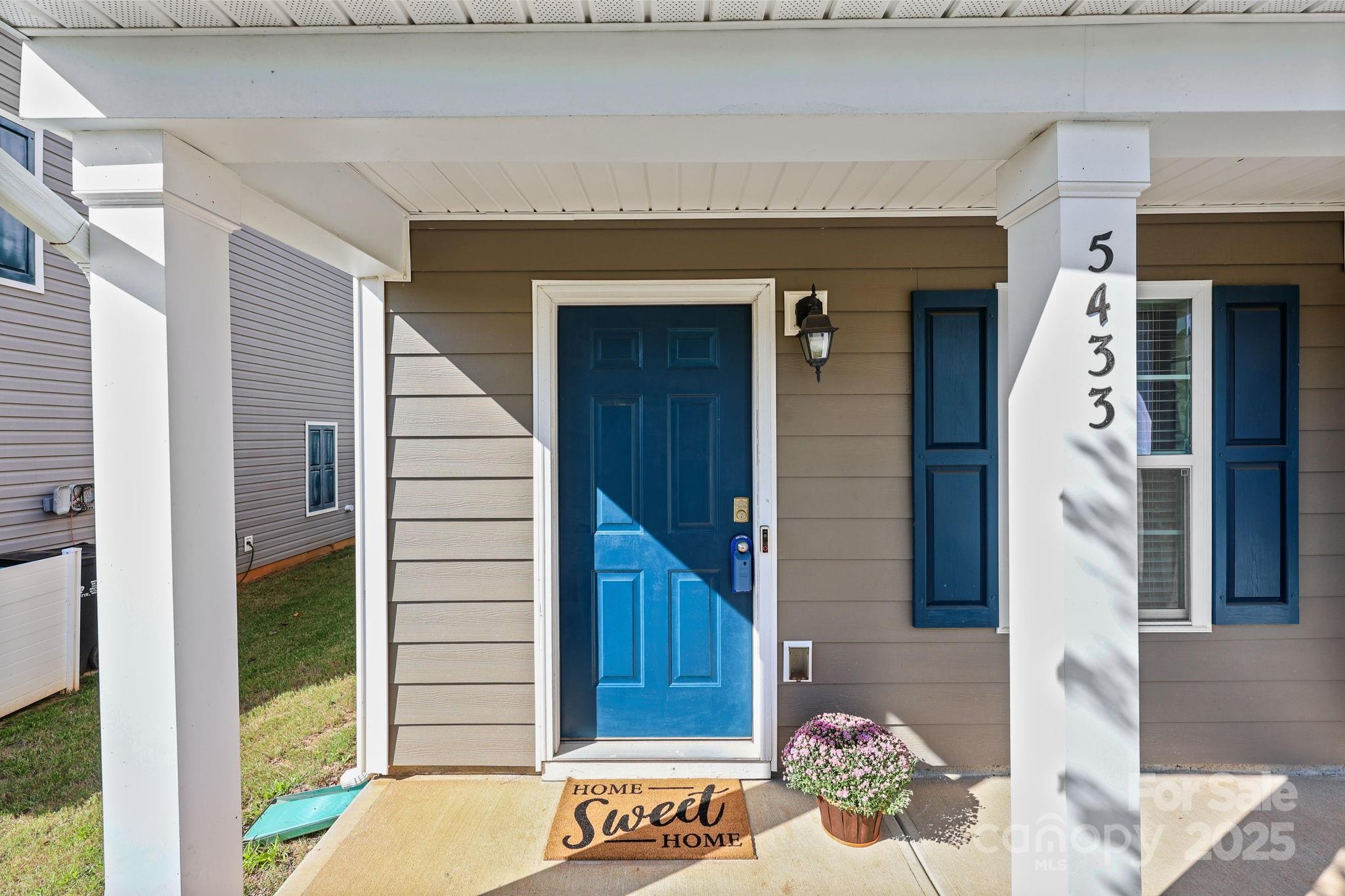 Photo 4 of 5433 Tumbling Brook Lane, Charlotte, NC