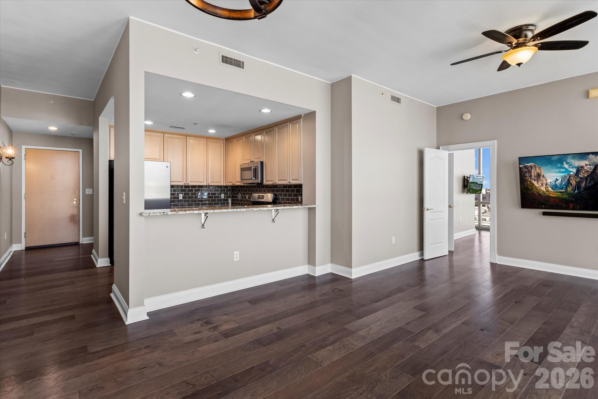 Photo 8 of 315 Arlington Avenue906, Charlotte, NC