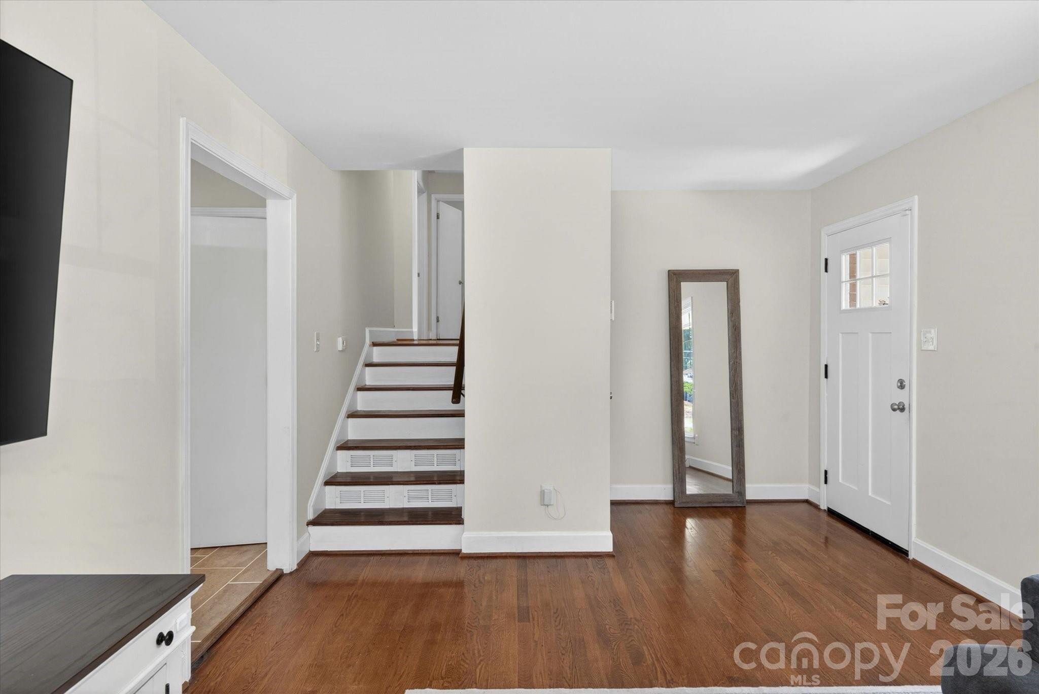 6912 Woodstock Drive, Charlotte, NC - photo 8 of 31
