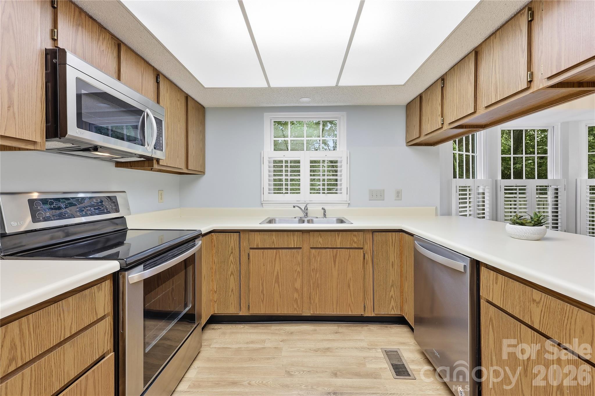 Photo 13 of 10716 Derry Drive, Charlotte, NC