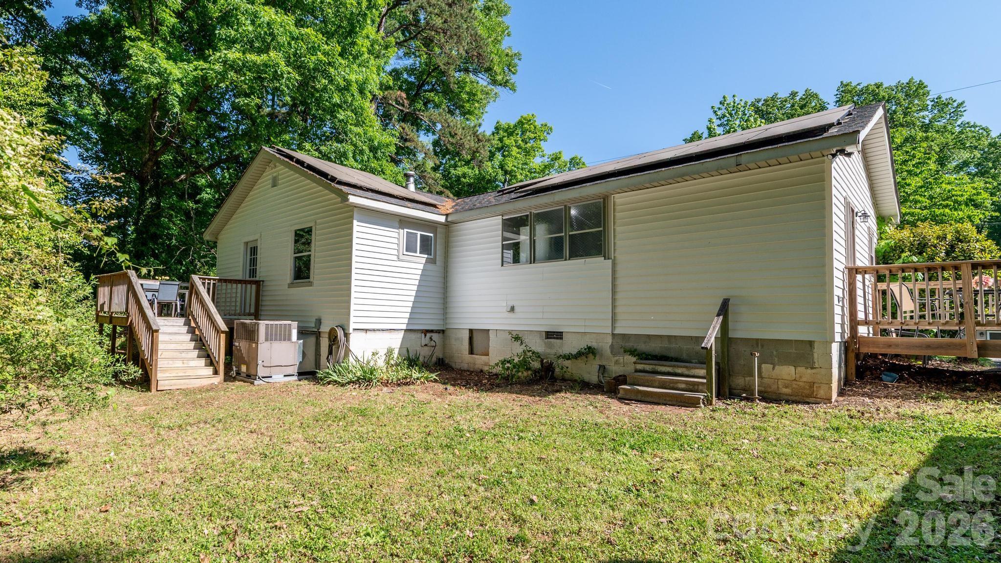 Photo 10 of 3828 Oakwood Road, Charlotte, NC