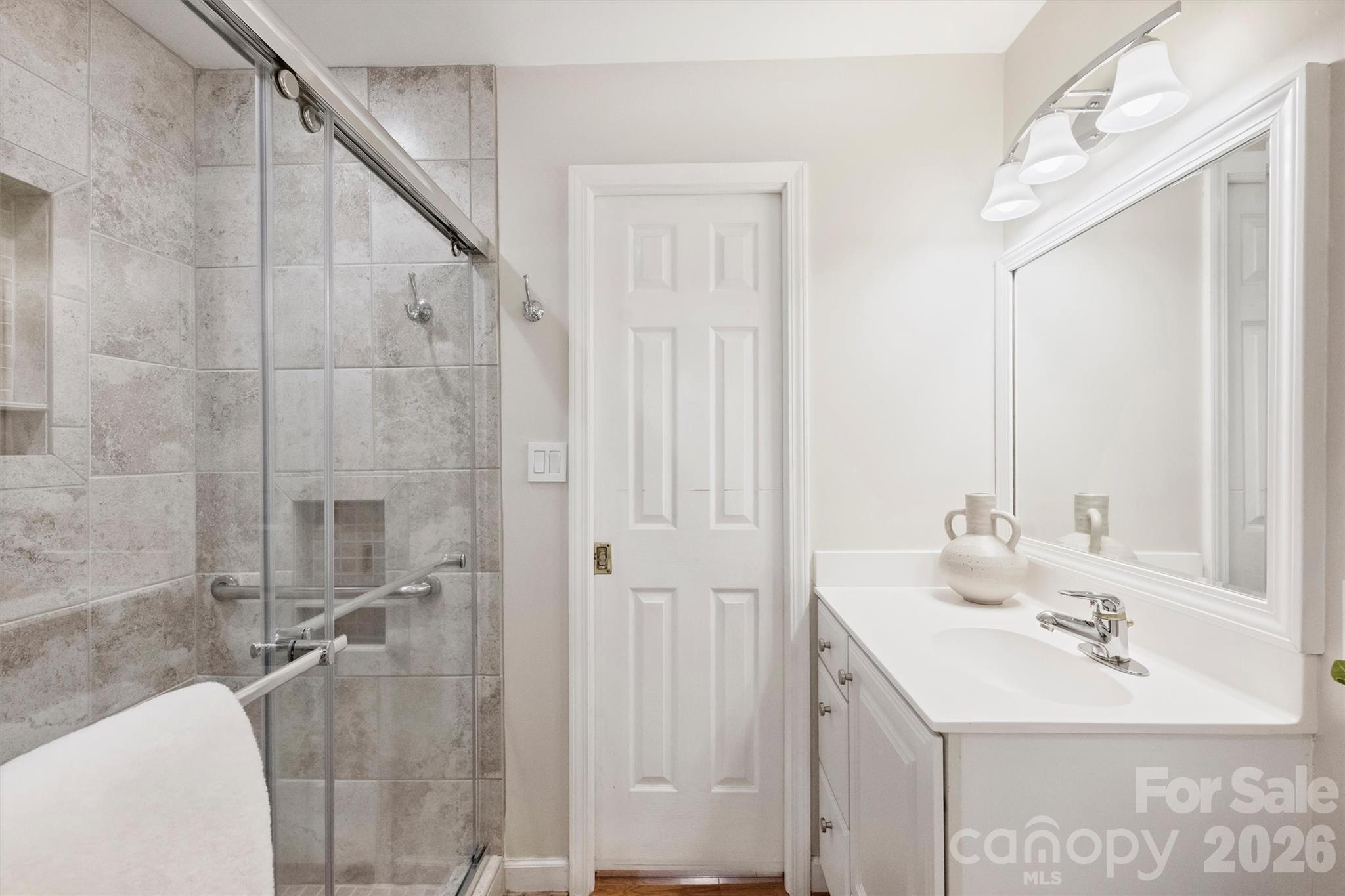 Photo 25 of 4013 Bridgewood Lane, Charlotte, NC