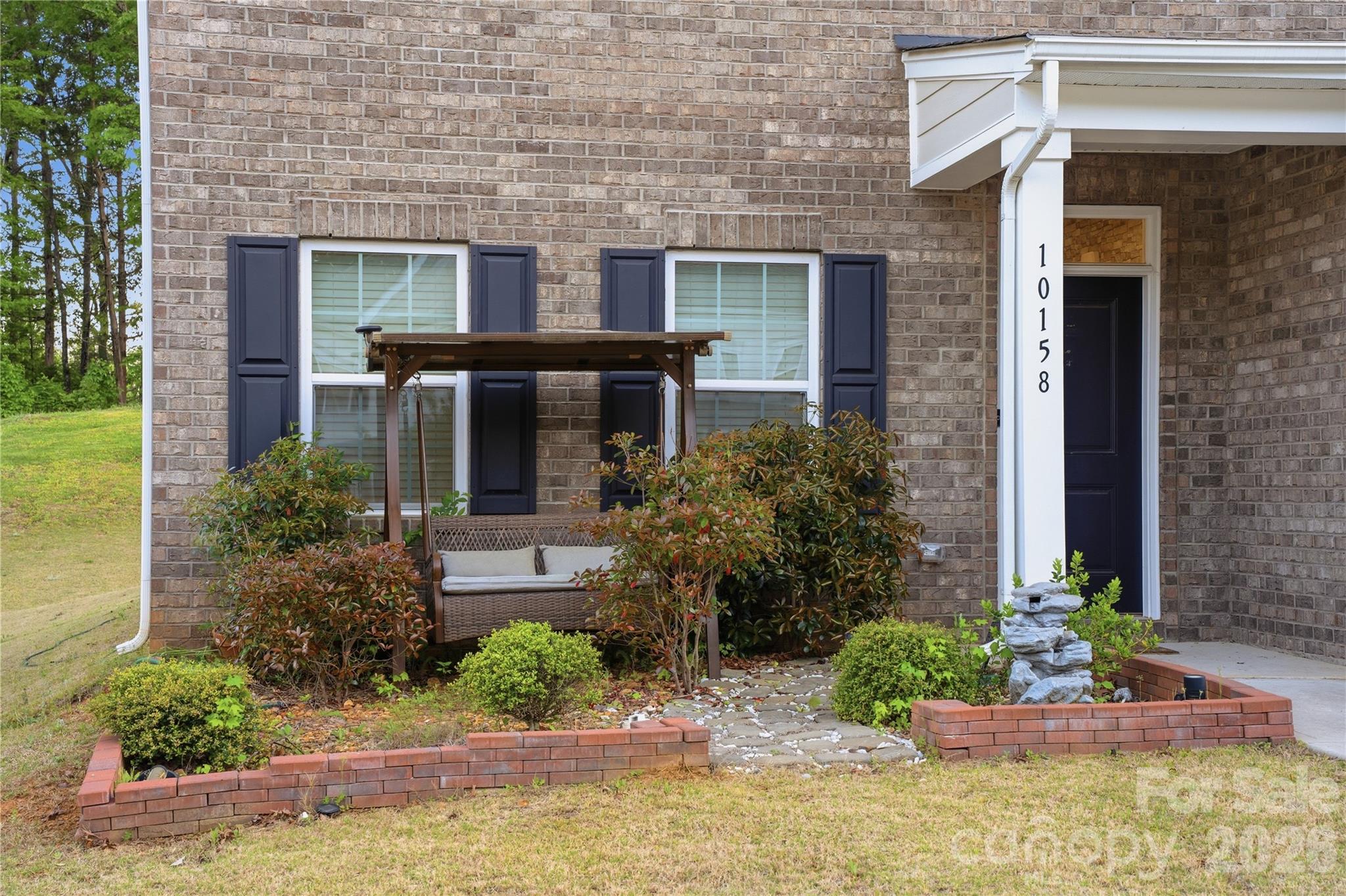 Photo 3 of 10158 Paper Birch Drive, Charlotte, NC